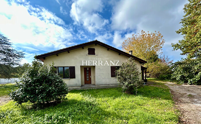 Maison à vendre - Saint-Denis-de-Pile - 6 pièces - 4 chambres