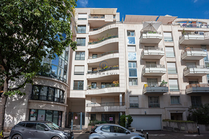 Appartement 3 pièces à vendre - Courbevoie, Bécon