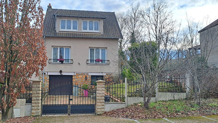 Maison à vendre - Magny-les-Hameaux - 7 pièces - 5 chambres