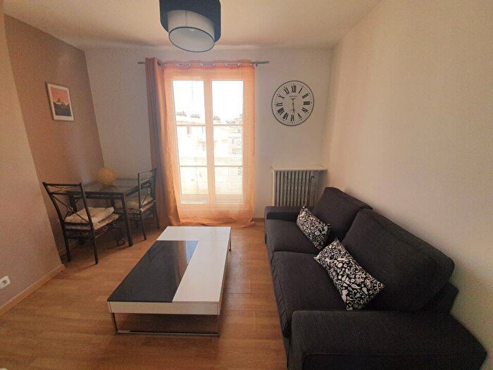 Plateau-Grèves-Europe-Gare du Stade-Fossés Jean, Colombes - Appartement 3 pièces à louer