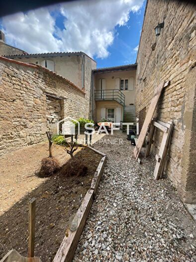 Maison 7 pièces à vendre à Dampierre-sur-Boutonne