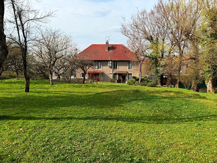 Maison à vendre - Vesoul, Centre-ville - 11 pièces - 7 chambres