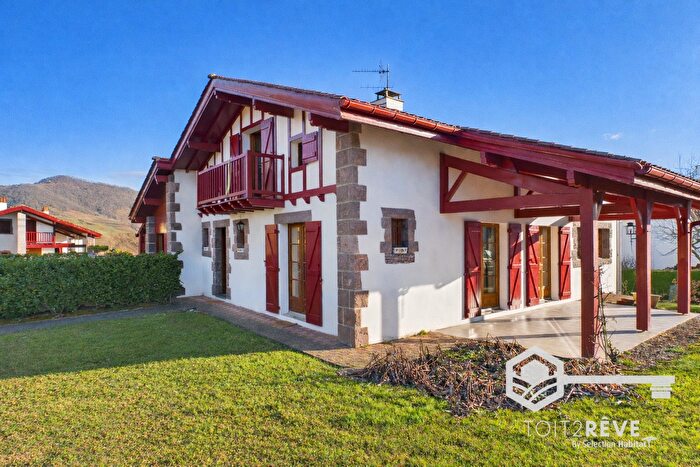 Saint-Jean-Pied-de-Port : Maison 5 pièces à vendre
