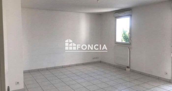 Penhars, Quimper : Appartement 4 pièces à louer