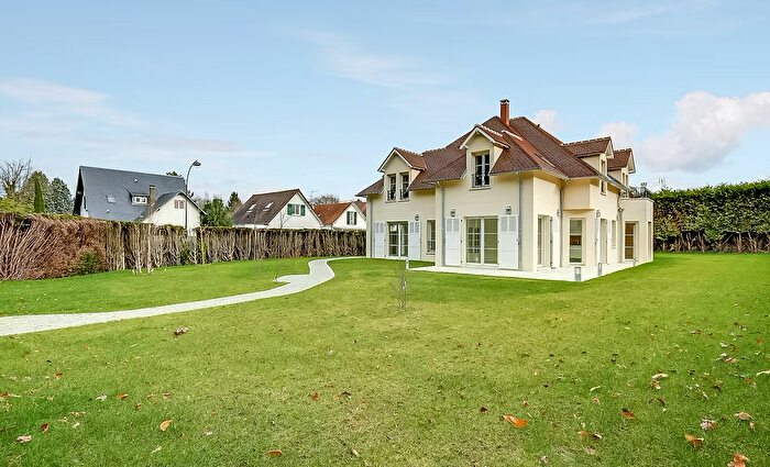 Maison à louer - La Celle-Saint-Cloud, La Feuillaume - 8 pièces - 6 chambres