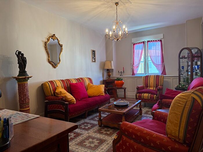 Appartement à vendre - Alès, Centre-ville - 7 pièces - 4 chambres