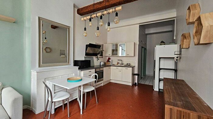 Centre Ville, Aix-en-Provence : Appartement 2 pièces à louer
