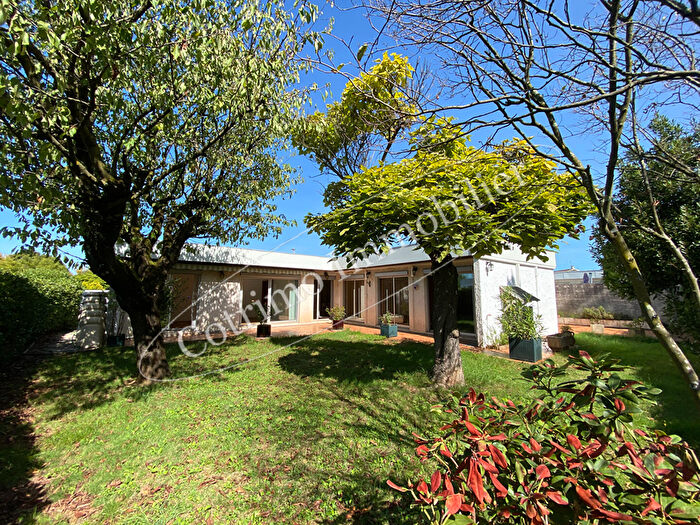 Maison à vendre - Chassieu - 6 pièces - 4 chambres