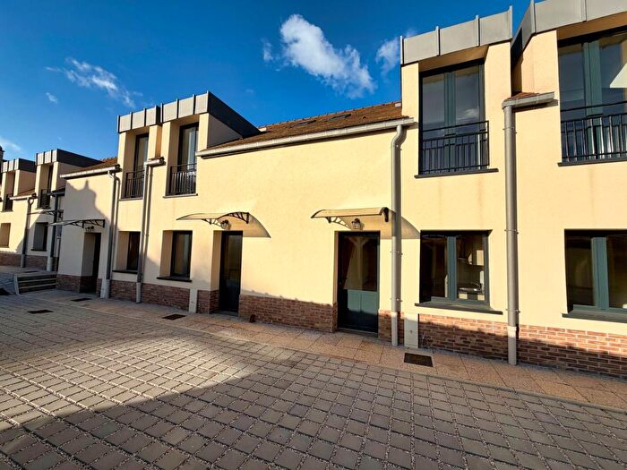 Maison à vendre - Savigny-le-Temple, Centre-ville - 4 pièces - 2 chambres