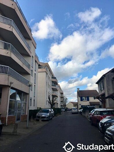 Appartement à louer - Les Terrasses-Axe Majeur-Lauterne, Cergy - 1 pièce - 1 chambre
