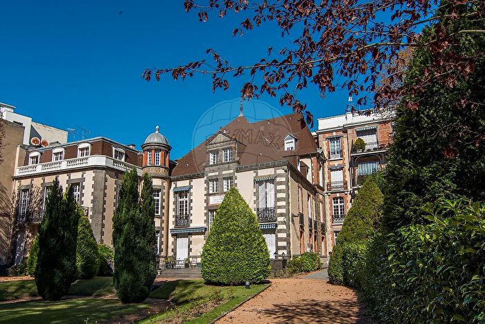 Vichy, Champ Capelet : Appartement 9 pièces à vendre