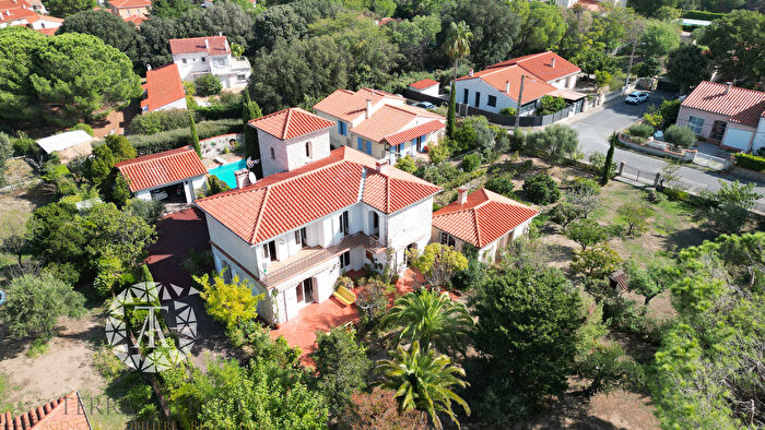 Maison à vendre - Laroque-des-Albères - 7 pièces - 5 chambres