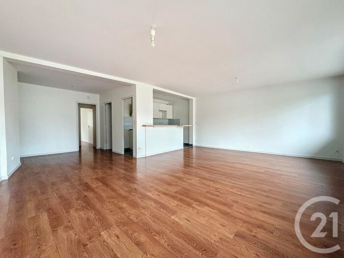 Appartement à louer - Troyes, Jules Guesde - 5 pièces - 3 chambres