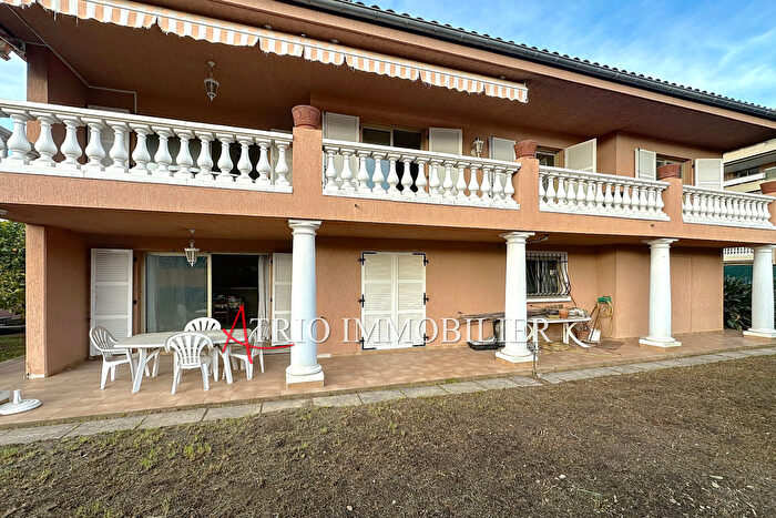 Maison 5 pièces à vendre à Saint-Laurent-du-Var, Bord de Mer, Port de Plaisance