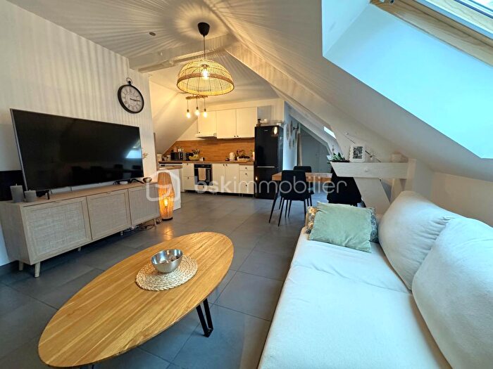 Appartement à vendre - Fontenay-le-Vicomte - 3 pièces - 2 chambres