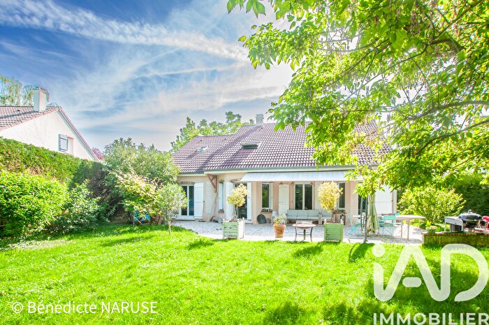 Noisy-le-Roi : Maison 7 pièces à vendre