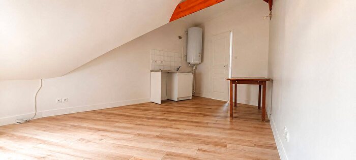 Appartement 1 pièce à Haute Ville-Basse Ville, Chartres, à louer