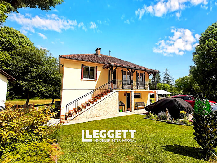 Saint-Martial-Viveyrol : Maison 7 pièces à vendre