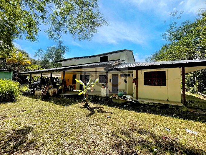 Maison à vendre - Matoury - 5 pièces - 3 chambres