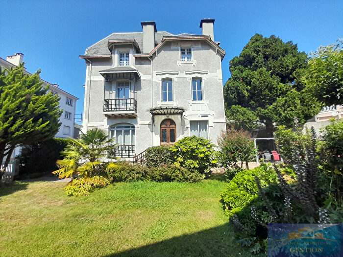 Maison à vendre - Lourdes, Centre-ville, Place Peyramale, Gare - 8 pièces - 5 chambres