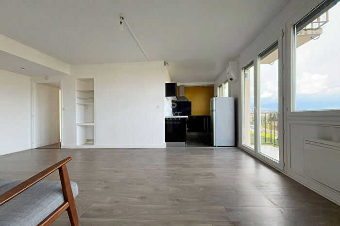 Appartement 4 pièces à louer à Poissy, Abbaye