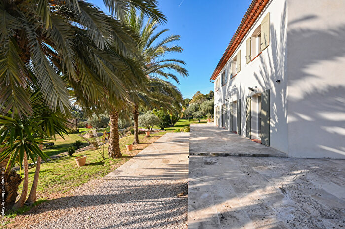 Maison à vendre - La Ciotat - 6 pièces - 4 chambres