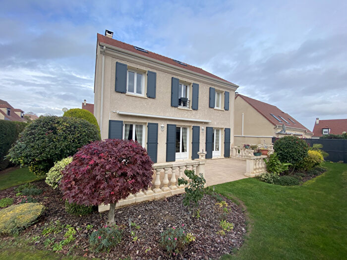 Maison à vendre - Attainville - 8 pièces - 5 chambres