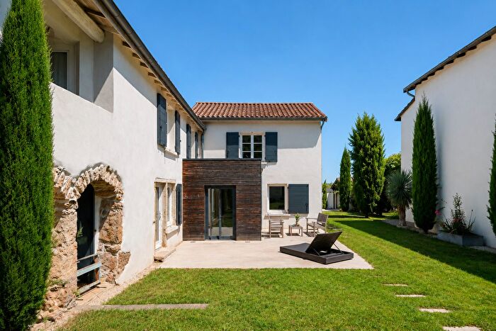 Maison 6 pièces à Saint-Genis-les-Ollières, à vendre