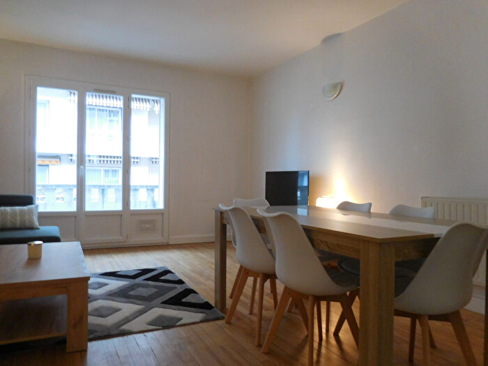 Appartement à louer - Grenoble, La Capuche, Grands Boulevards - 4 pièces - 3 chambres