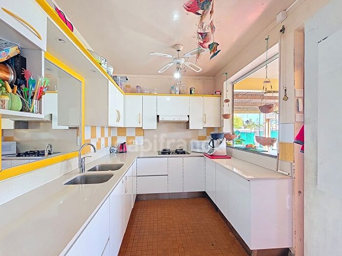 Maison à vendre - Saint-François - 6 pièces - 5 chambres