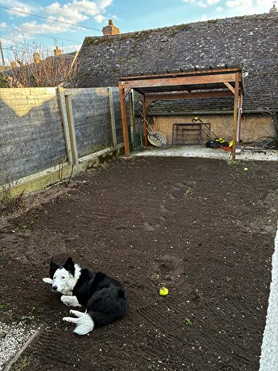 Appartement à louer - Saint-Denis-de-lHôtel - 4 pièces - 3 chambres