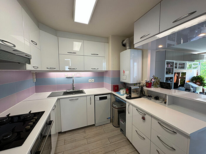 Appartement à vendre - Bussy-Saint-Georges, Centre-ville - 5 pièces - 4 chambres