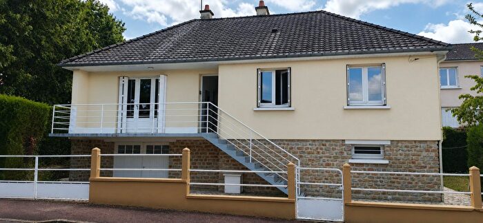 Maison 4 pièces à Sablé-sur-Sarthe, Rocade, Route de Mans, à vendre