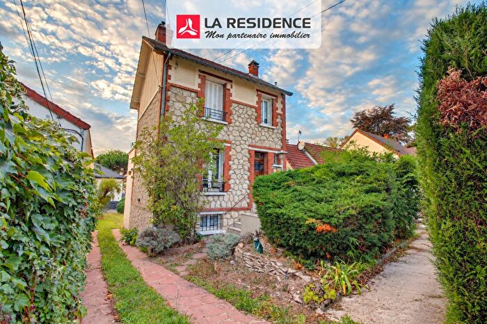 Les Mureaux, Route de Verneuil, Aérodrome : Maison 4 pièces à vendre