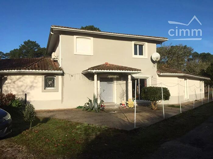 Maison à vendre - Salles - 12 pièces