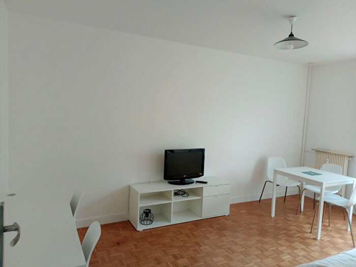 Clamart, Centre-ville - Appartement 1 pièce à louer