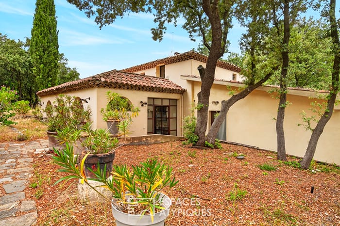 Maison 12 pièces à Aix-en-Provence, Pont de Beraud, à vendre