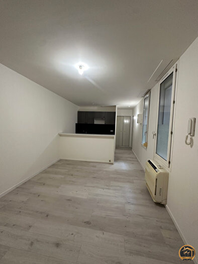 Appartement à louer - Narbonne, Bourg - 2 pièces - 1 chambre