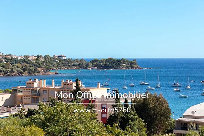 Maison à vendre - Saint-Raphaël, Agay - 8 pièces - 7 chambres