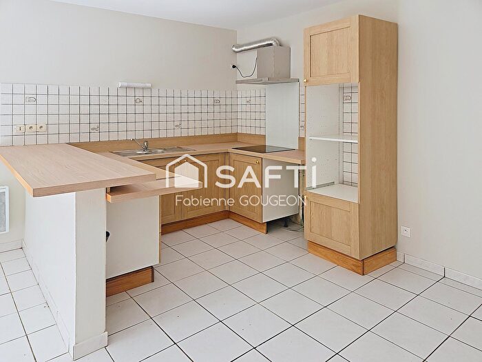 Maison 3 pièces à Saint-Angeau, à vendre