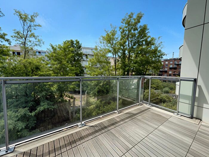 Appartement à vendre - Paris e , La Villette, Porte de Pantin - 4 pièces - 3 chambres