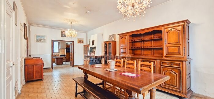 Maison à vendre - Tours-sur-Marne - 8 pièces - 5 chambres