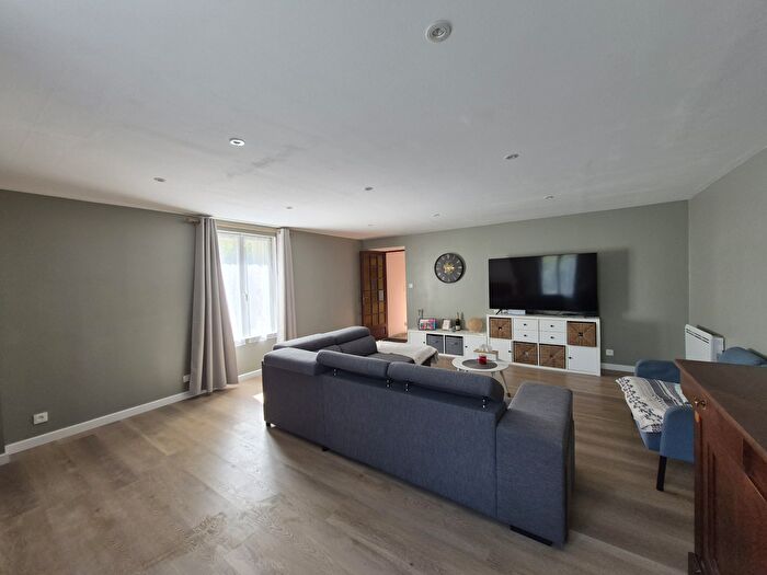 Maison à vendre - Villeneuve-la-Comtesse - 7 pièces - 4 chambres