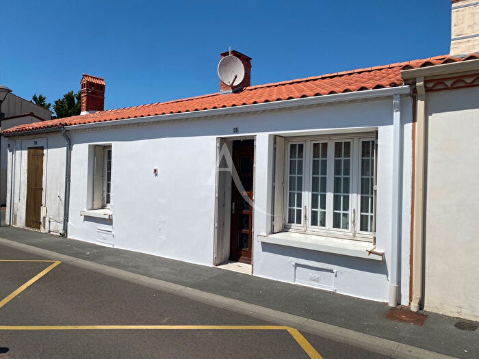 Maisons à vendre et appartements à louer - 1