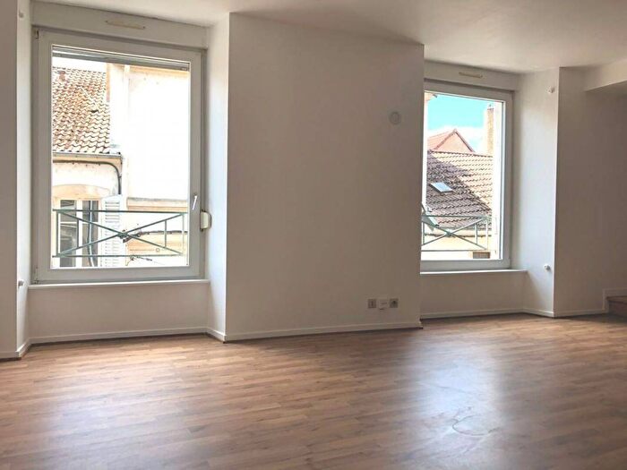 Appartement à louer - Centre, Neufchâteau - 2 pièces