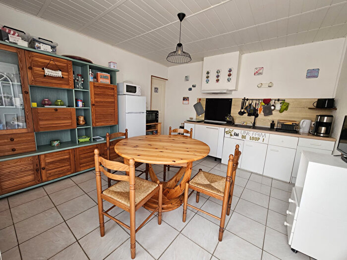 Le Château-d'Oléron : Maison 3 pièces à vendre
