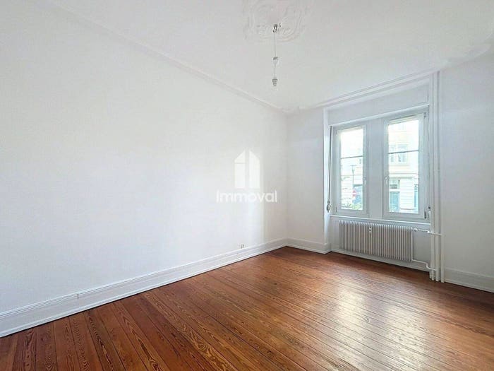 Appartement 4 pièces à louer à Orangerie Est, Strasbourg