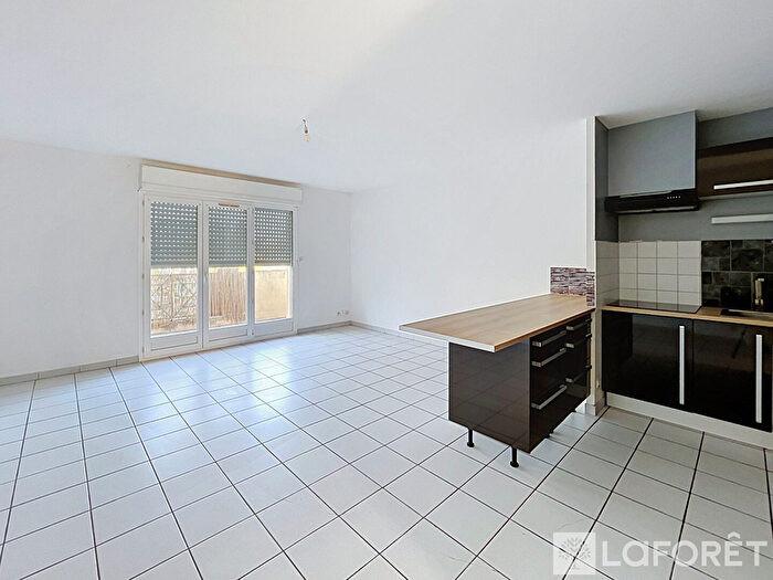 Appartement 2 pièces à Saint-Sulpice-et-Cameyrac, à vendre