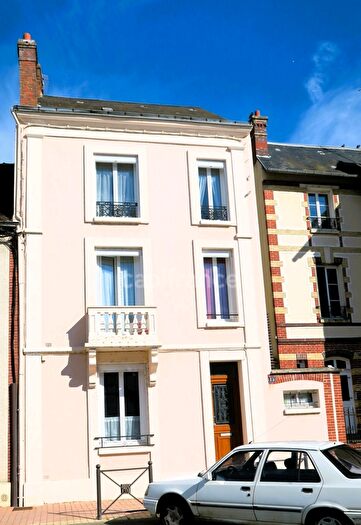 Maison à vendre - Cloyes-sur-le-Loir - 6 pièces - 4 chambres