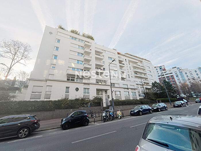 Appartement à vendre - Issy-les-Moulineaux, Les Epinettes, Le Fort, Les Hauts dIssy - 2 pièces - 1 chambre